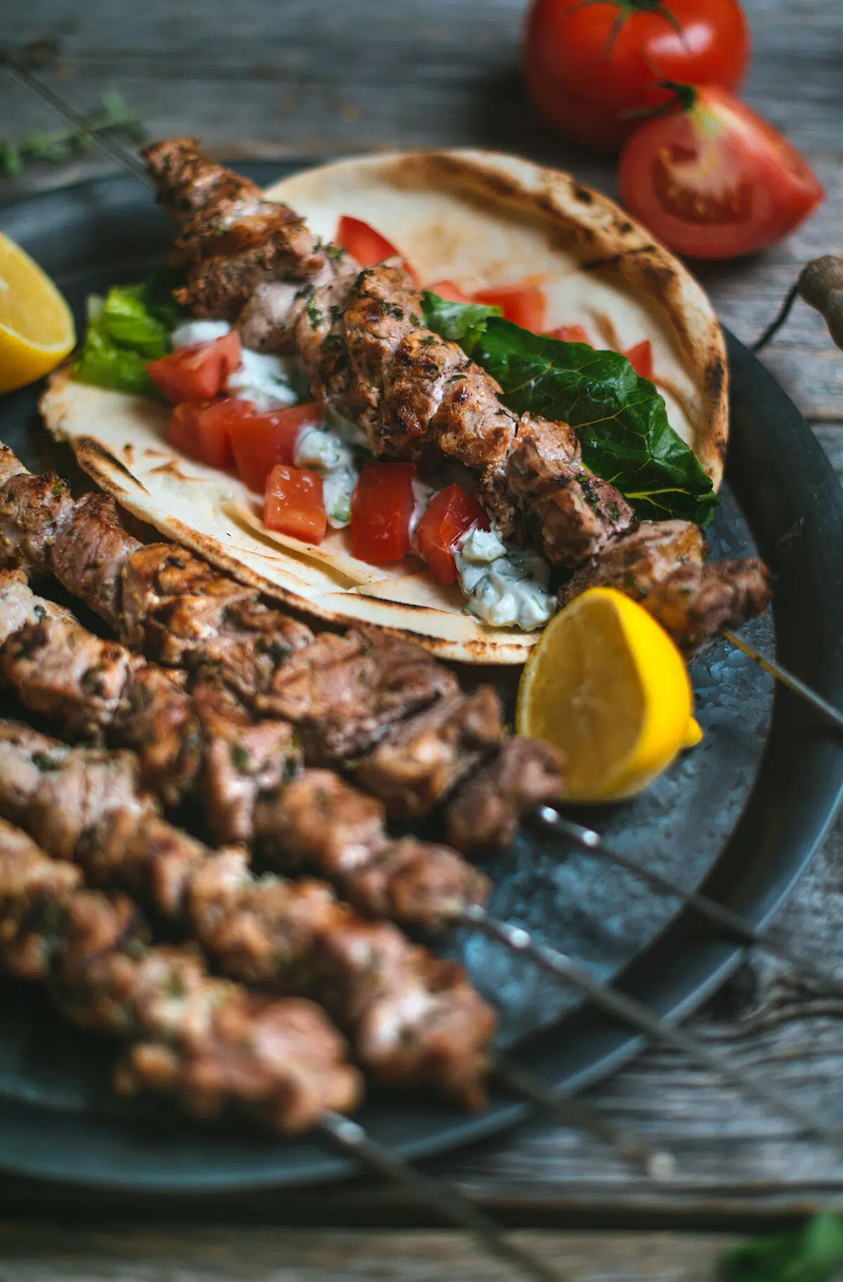 Brochettes de porc souvlaki - Le Coup de Grâce Brochettes de porc souvlaki - Le Coup de Grâce