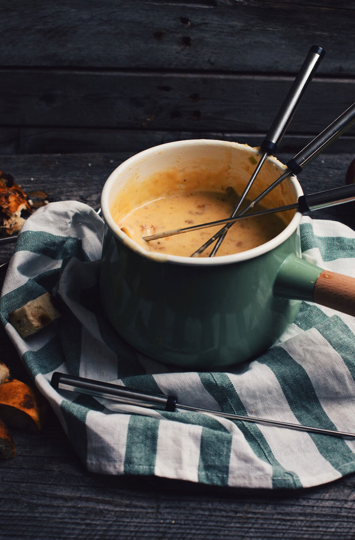 Fondue au fromage avec pleurotes et bière Don de Dieu