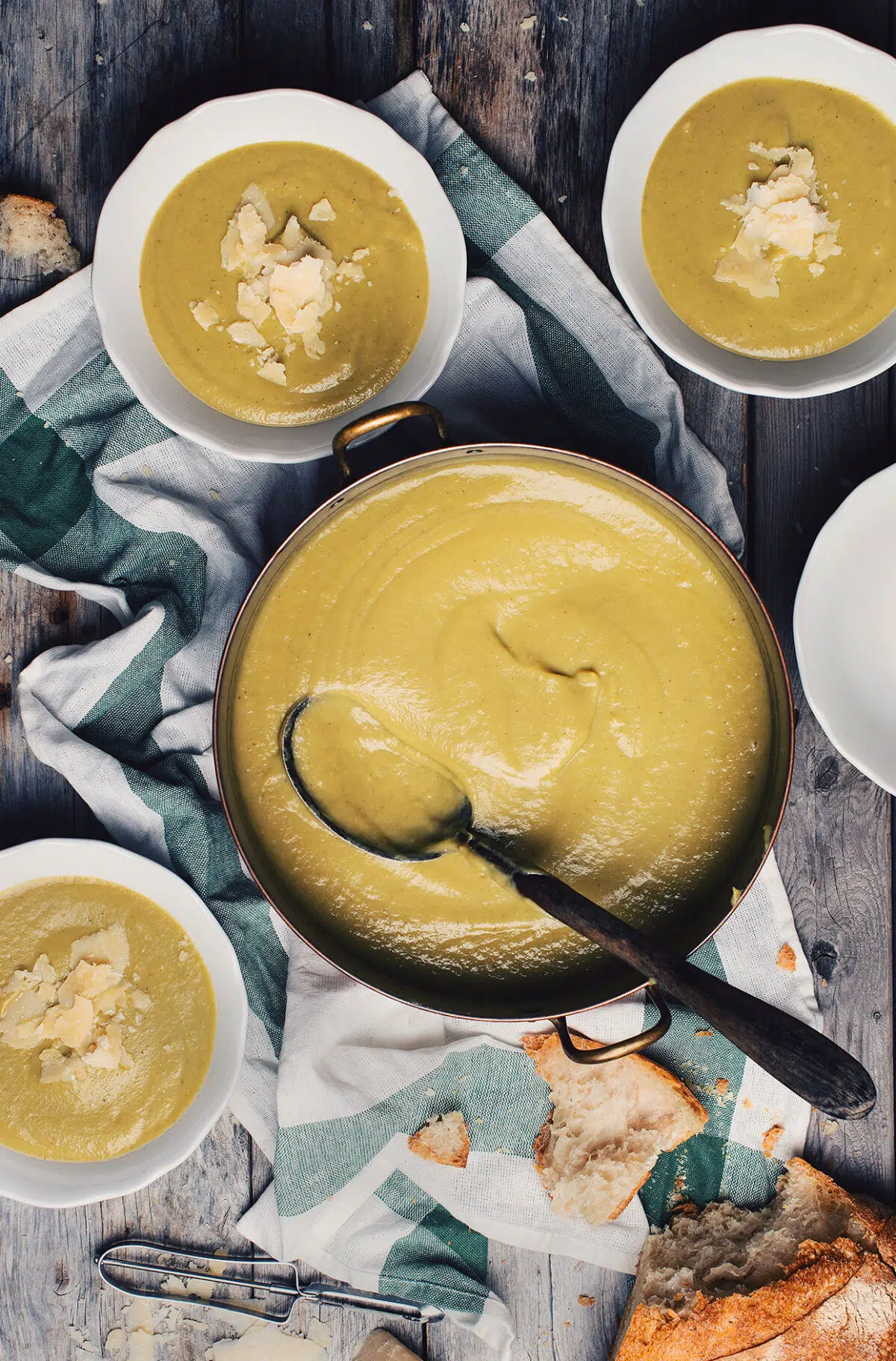 Potage de pieds de brocoli - Le Coup de Grâce