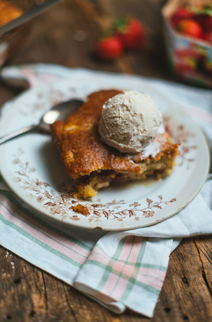Pouding aux fraises et à la rhubarbe - Le Coup de Grâce