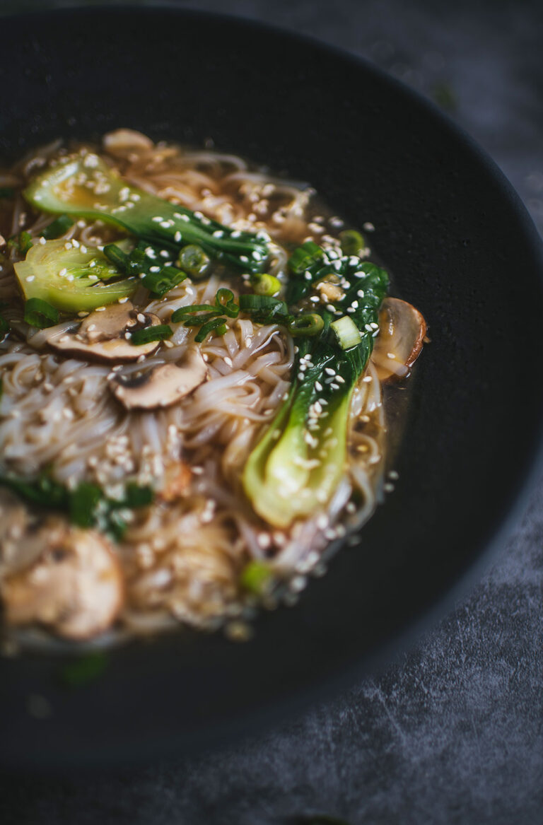 Thai chicken soup with coconut milk - Le Coup de Grâce